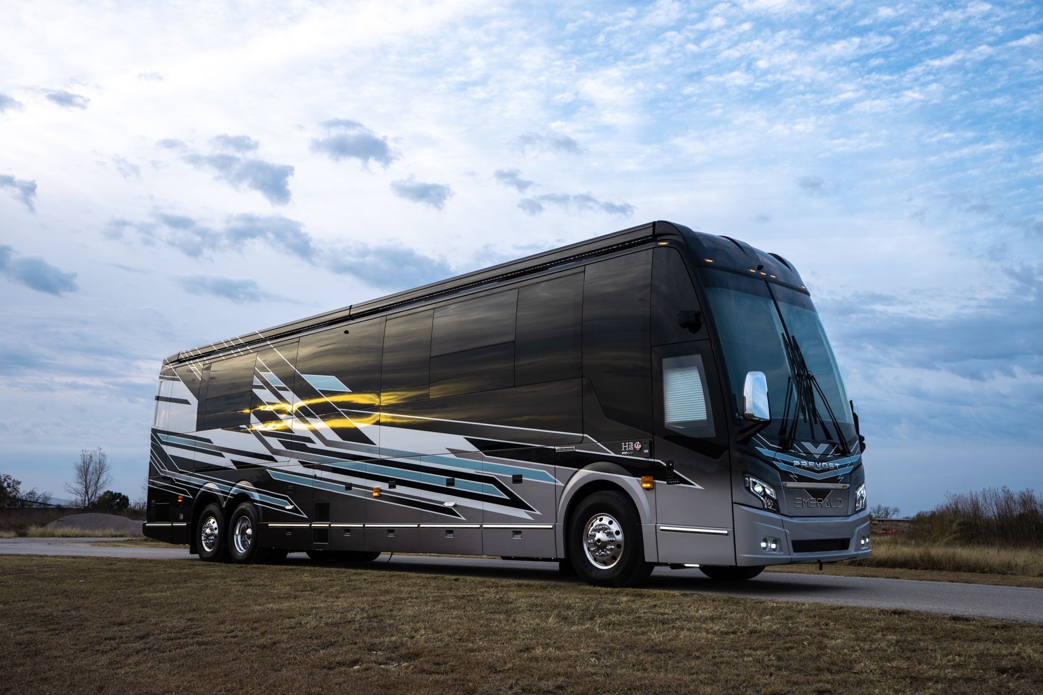 Emerald #1935 | Emerald Luxury Coaches