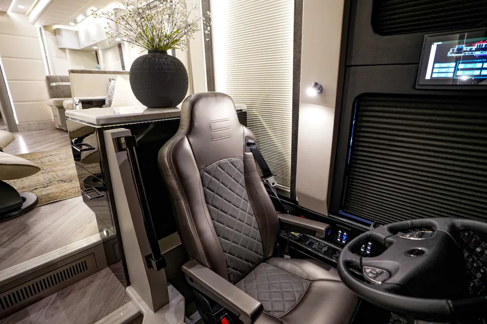 Emerald #1197 | Emerald Luxury Coaches