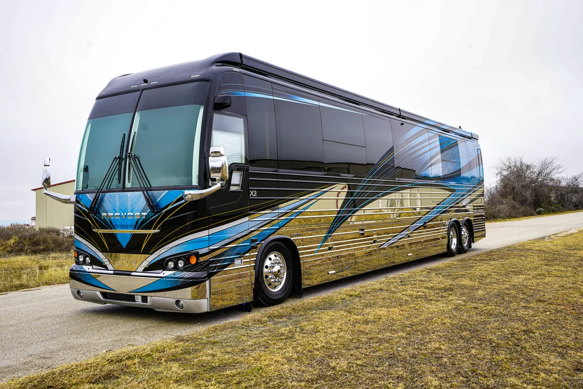 Emerald #6715 | Emerald Luxury Coaches