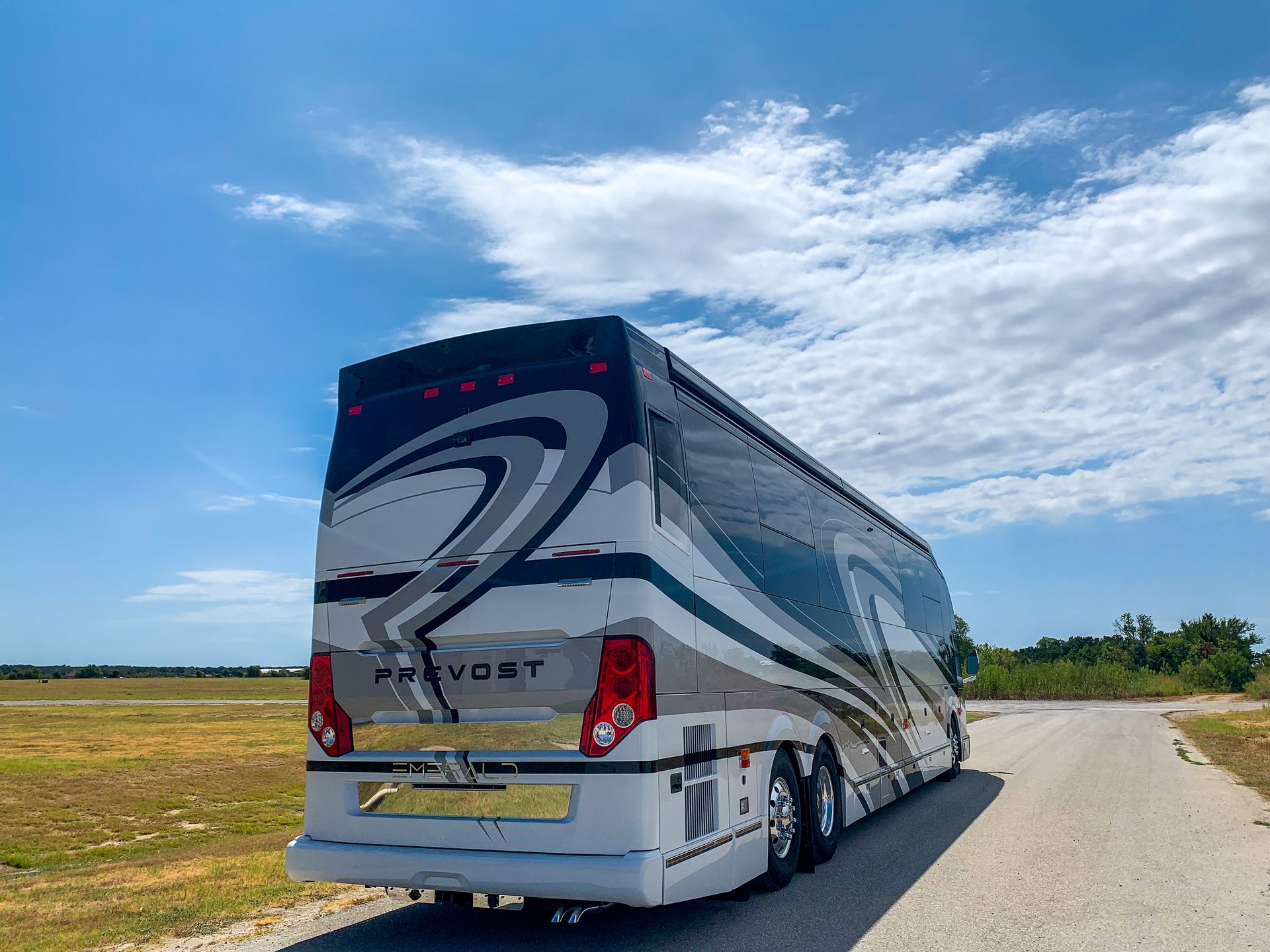 Emerald #1197 | Emerald Luxury Coaches