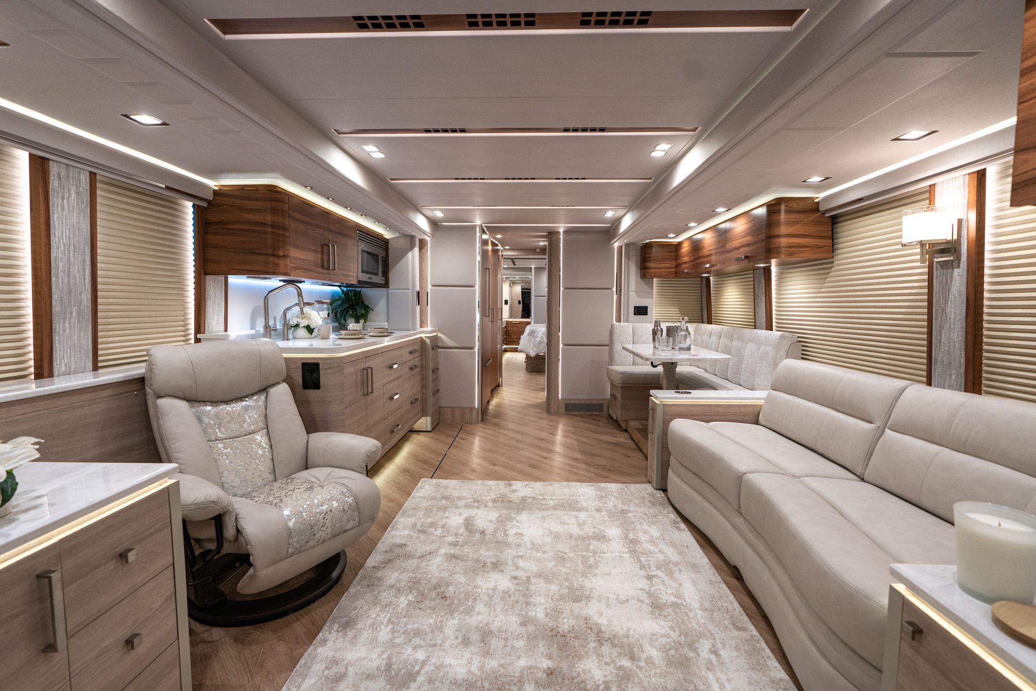 Emerald #1935 | Emerald Luxury Coaches