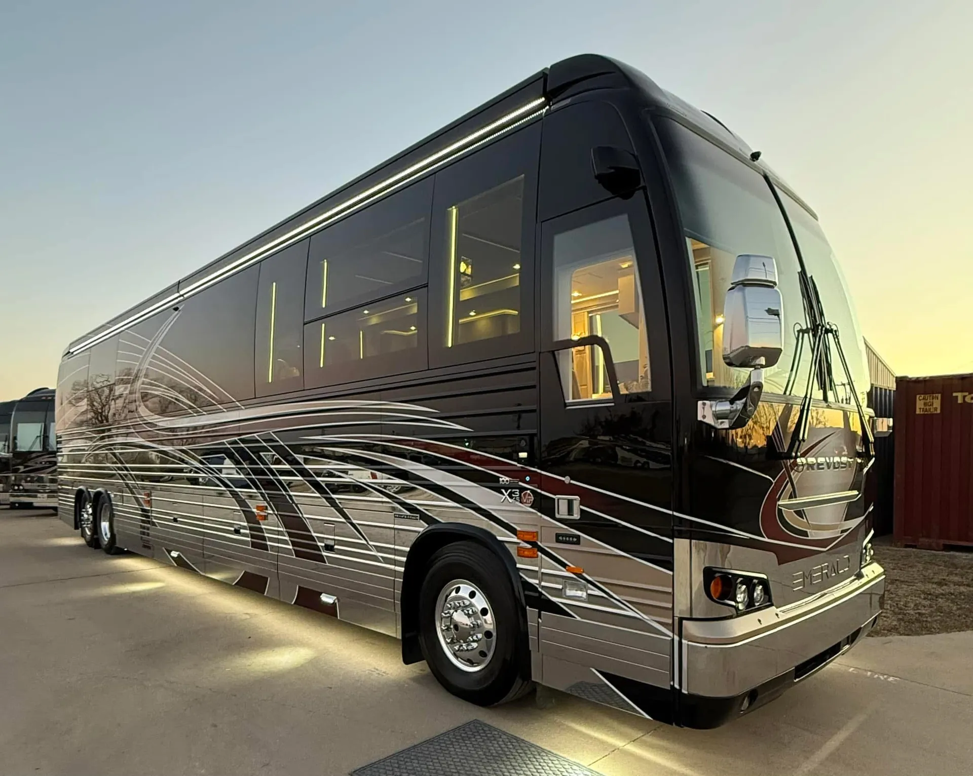 Emerald #6998 | Emerald Luxury Coaches