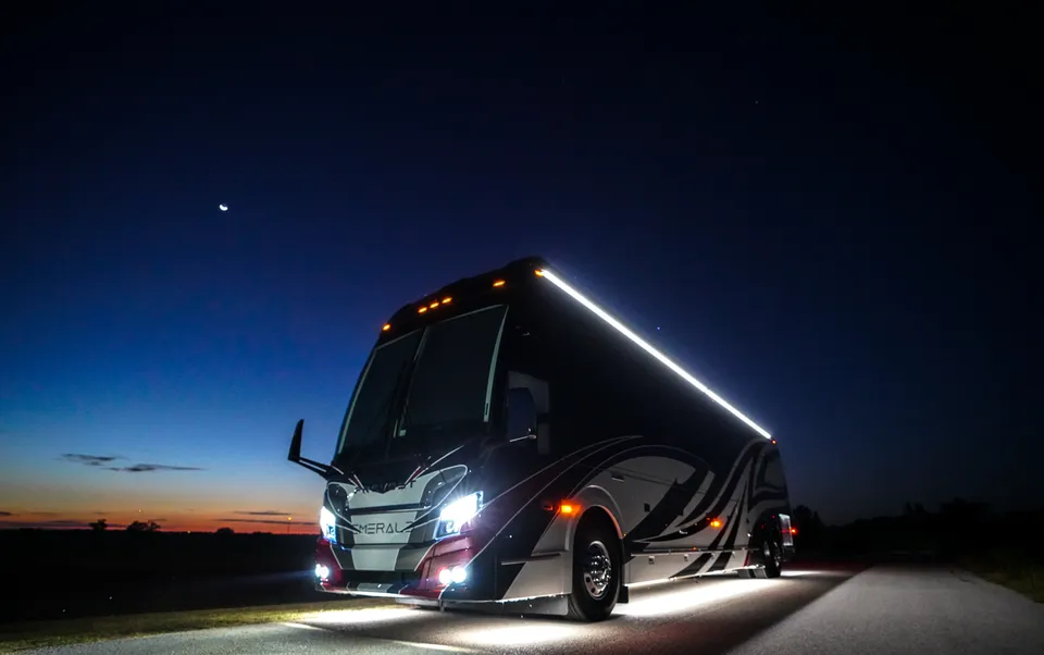 Emerald #1536 | Emerald Luxury Coaches